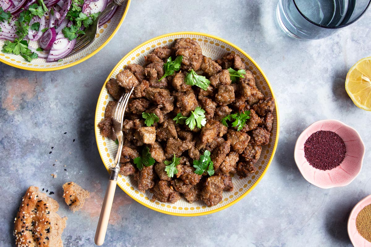PAN-FRIED LIVER WITH RED ONION SALAD - Turkish Cravings