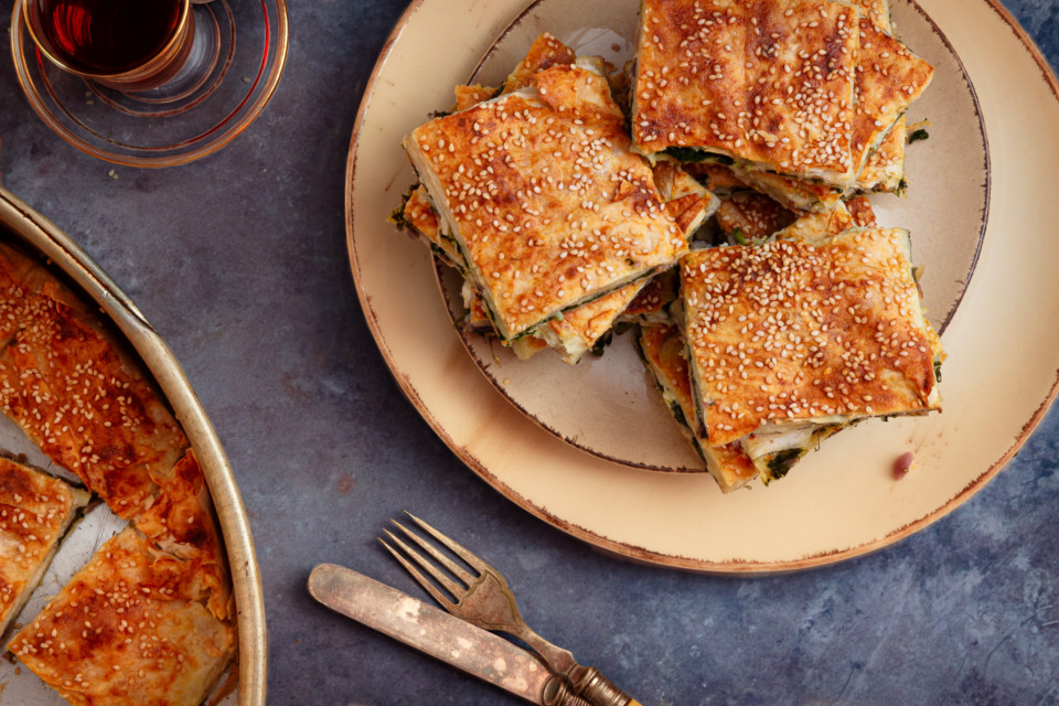 SPINACH AND FETA PIE (ISPANAKLI PEYNİRLİ BOREK) - Turkish Cravings